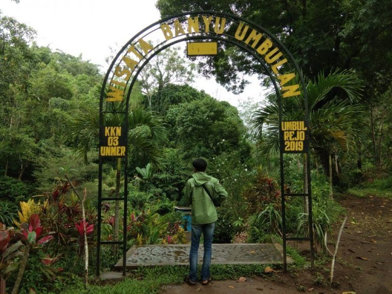 Sumber Umbulan, Wisata Air di Malang Bernuansa Pegunungan - Tugu Jatim ID