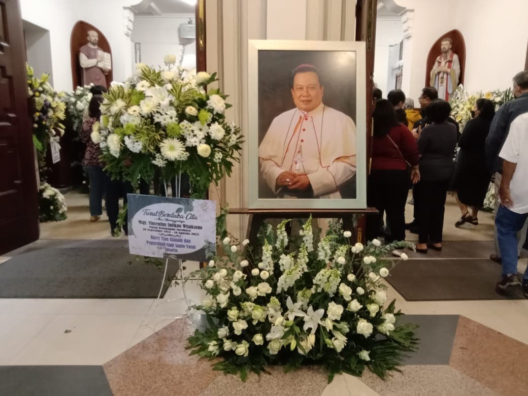 Mengenal Sosok Uskup Surabaya Mgr Vincentius Sutikno Wisaksono yang ...