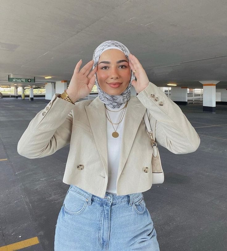 6 Model Blazer Wanita Hijab Kekinian, Bikin Penampilanmu Makin Cantik