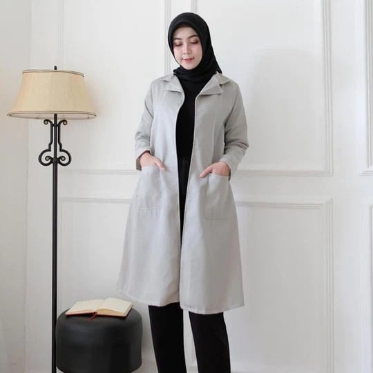 Intip 11 Inspirasi Blazer Wanita Panjang, Super Stylish dan Nyaman!