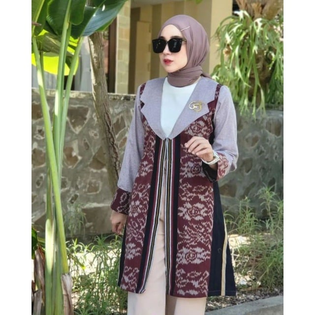 Intip 11 Inspirasi Blazer Wanita Panjang, Super Stylish dan Nyaman!