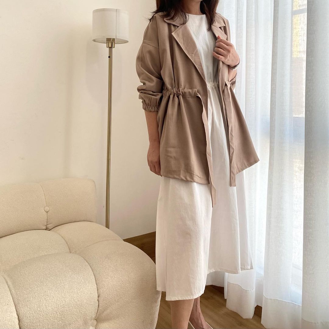 Intip 11 Inspirasi Blazer Wanita Panjang, Super Stylish dan Nyaman!