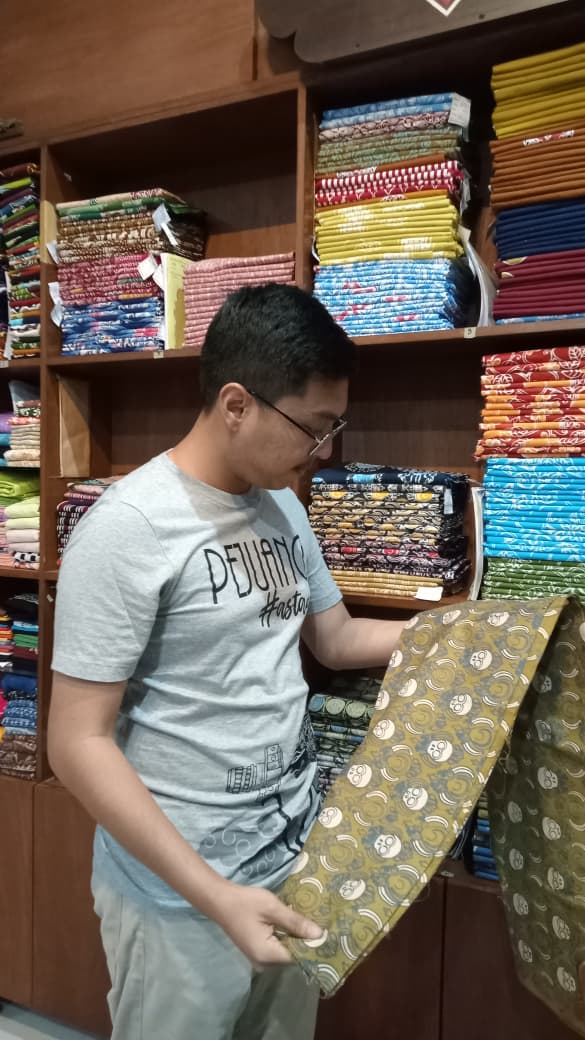 Satrya Paramanandana, Generasi Ke-3 Soendari Batik Malang Bawa ...