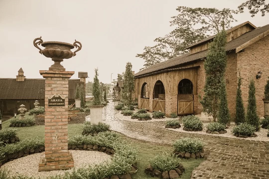 10 Tempat Nongkrong Tercantik di Malang, Bisa Ngopi Bareng Kuda hingga ...